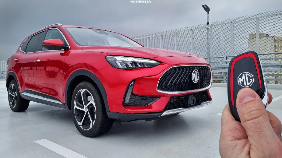 MG Astor 2025: AI-Powered SUV with Bold Looks, Smart Tech & ADAS Safety ...